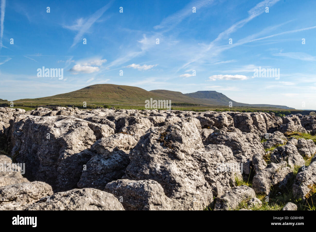 Malham limestone pavements hi-res stock photography and images - Alamy