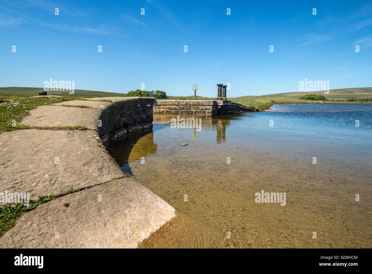 Malham tarn hi-res stock photography and images - Alamy
