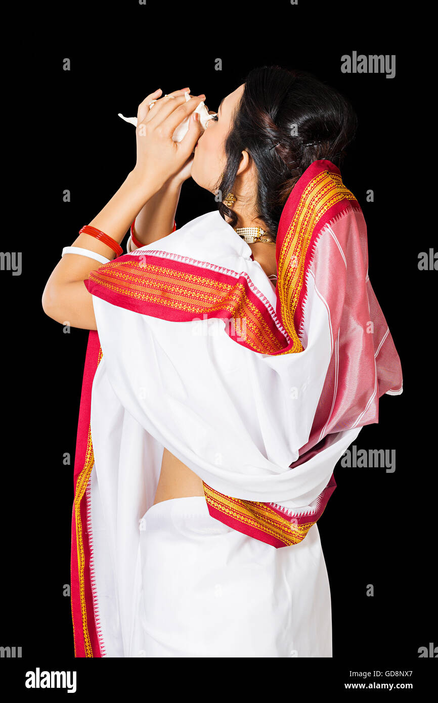 Bengali Woman Holding Conch Shell High Resolution Stock Photography and ...