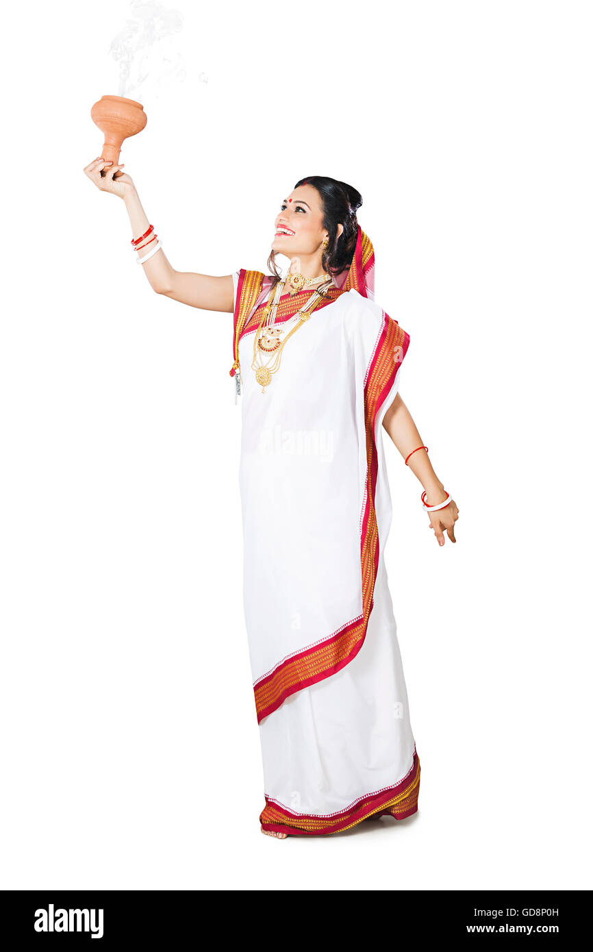 1 Indian Bengali Adult Woman Durga Puja Chilam Dancing Stock Photo - Alamy