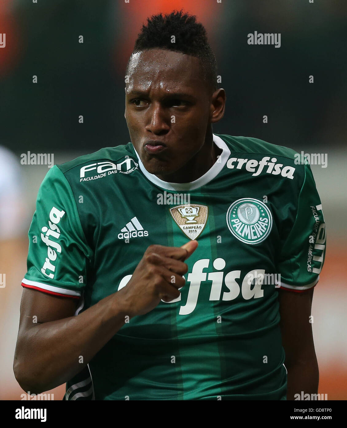 Mina, player of SE Palmeiras, celebrates his goal against Santos FC ...