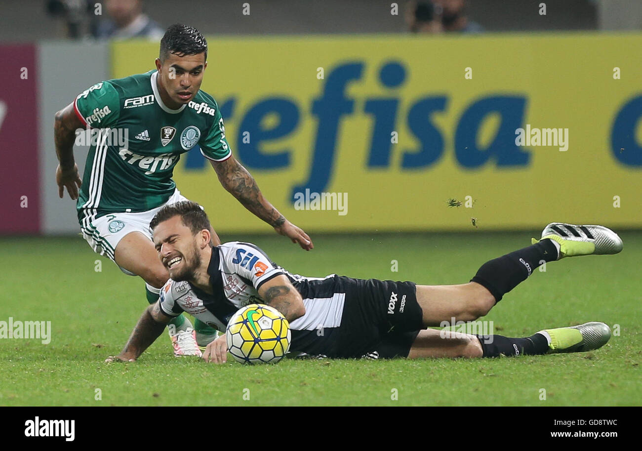 Dudu player, SE Palmeiras, ball dispute with the player Lucas Lima, FC ...