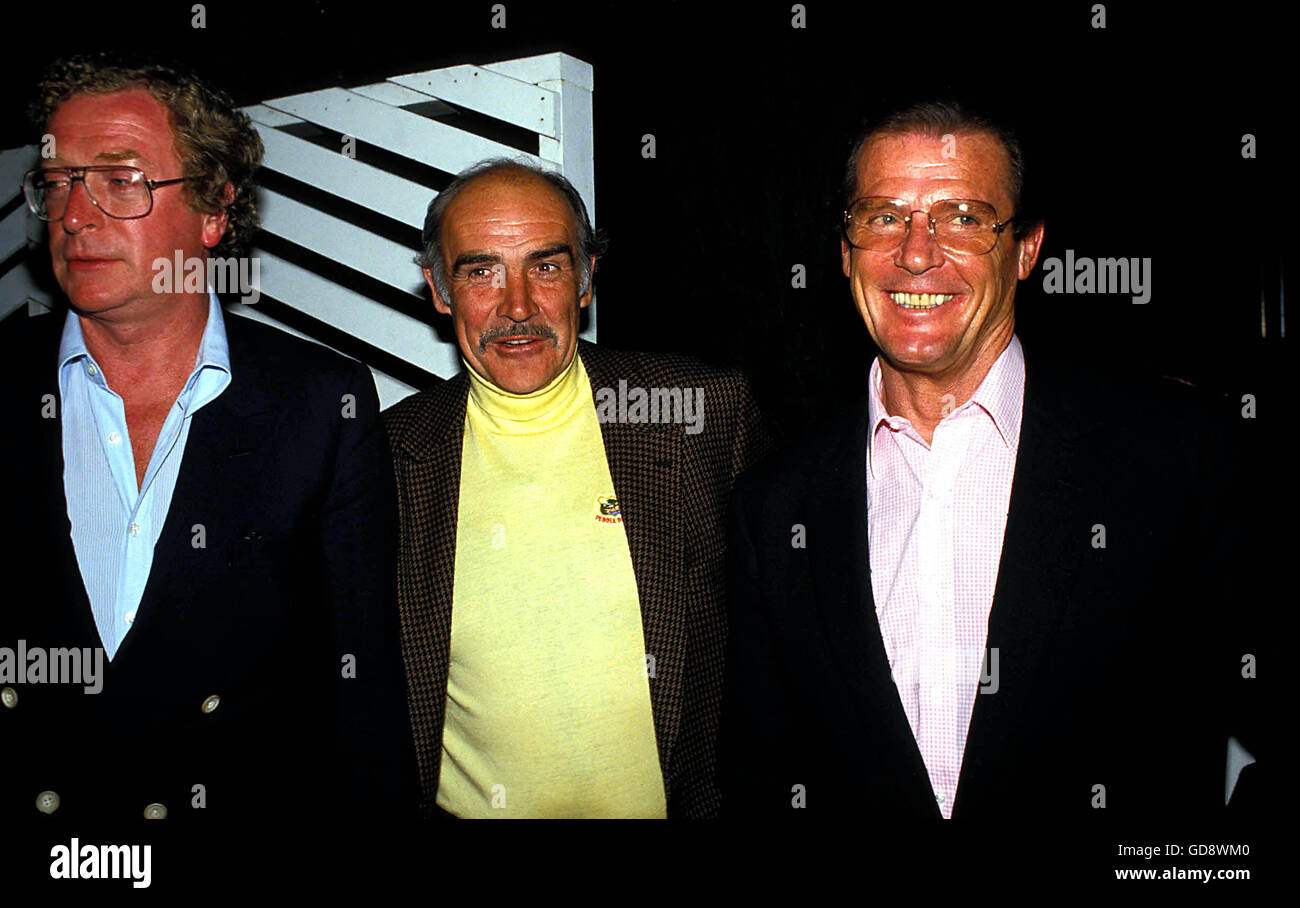 Roger moore sean connery hi-res stock photography and images - Alamy