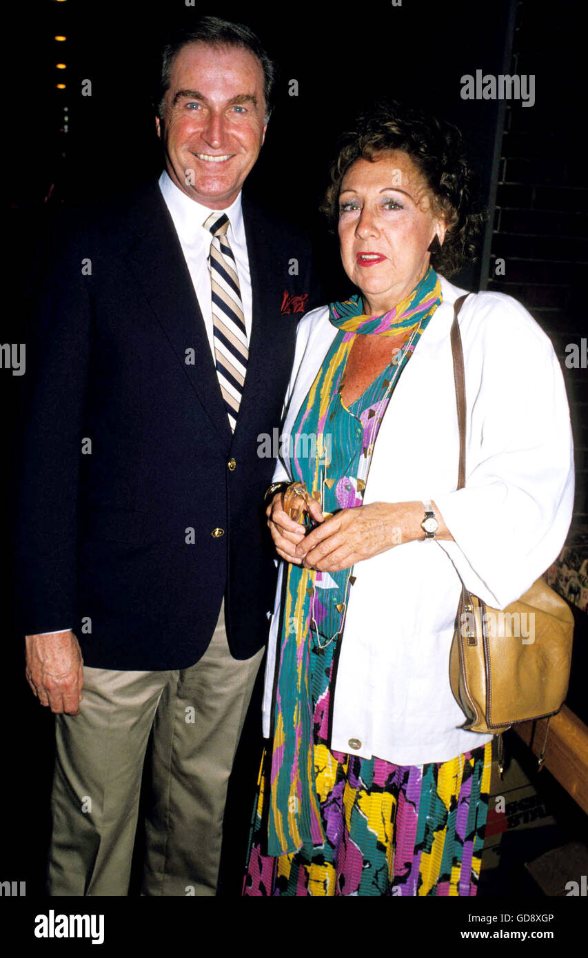 Dec 29 2005 jean stapleton hi-res stock photography and images - Alamy