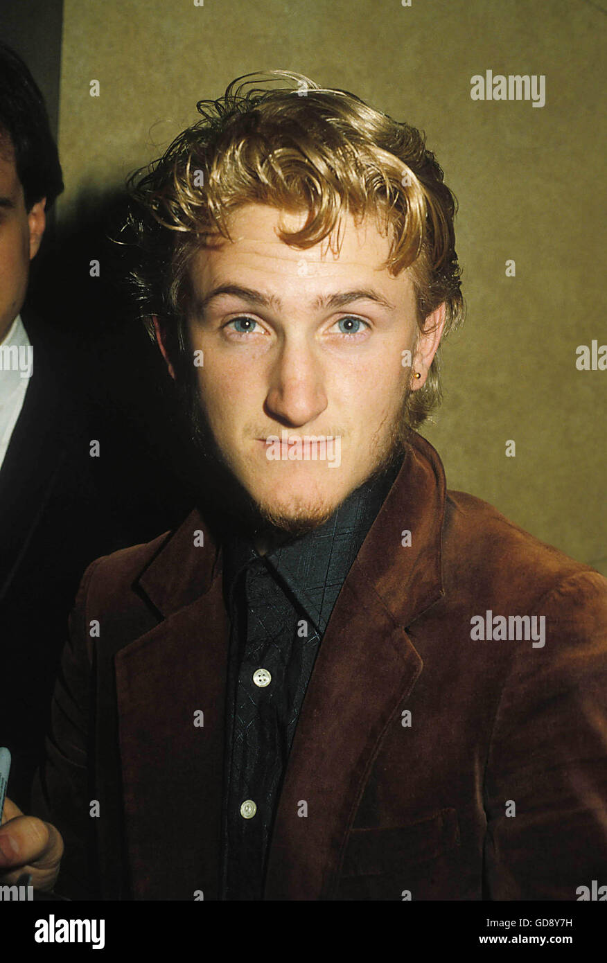 Sean penn 1982 hi-res stock photography and images - Alamy