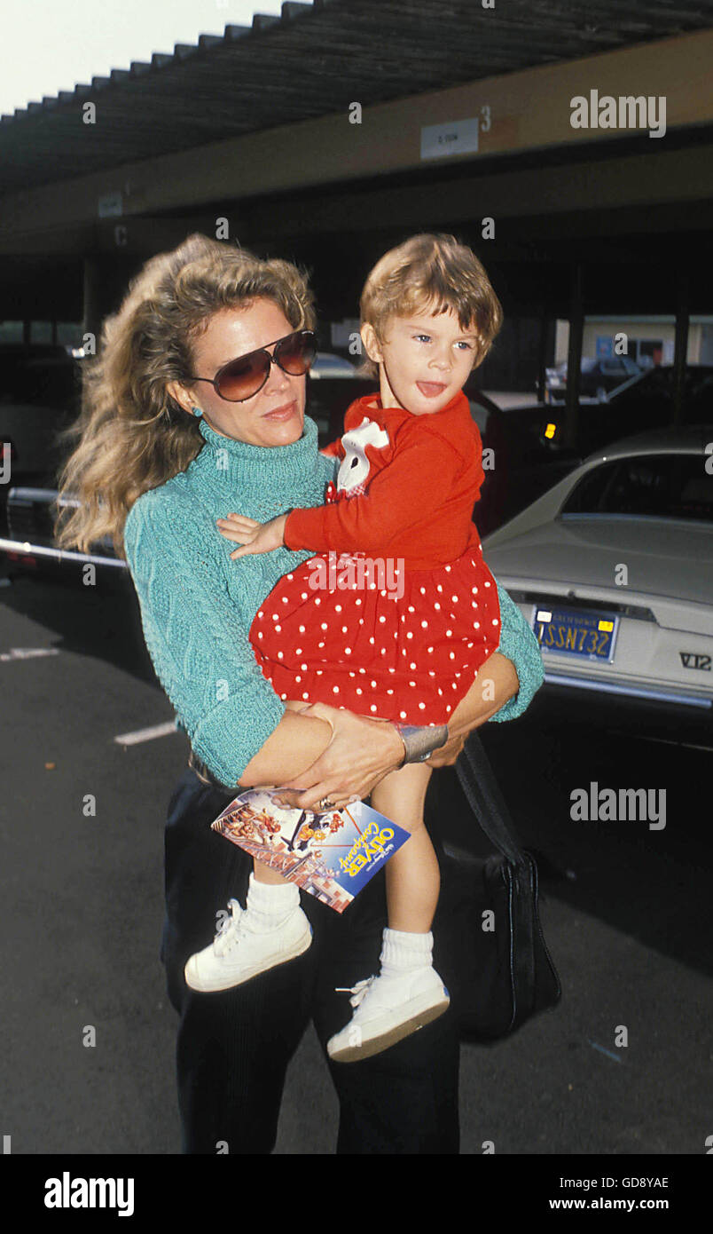 Apr. 9, 2007 - CANDICE BERGEN DAUGHTER CHLOE 11-1988. - 1988 ...
