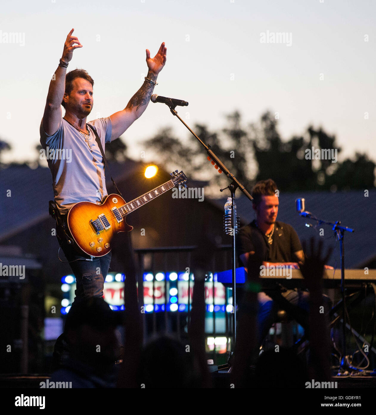 Turlock, CA, USA. 13th July, 2016. Matt Thomas, left, and Josh McSwain ...