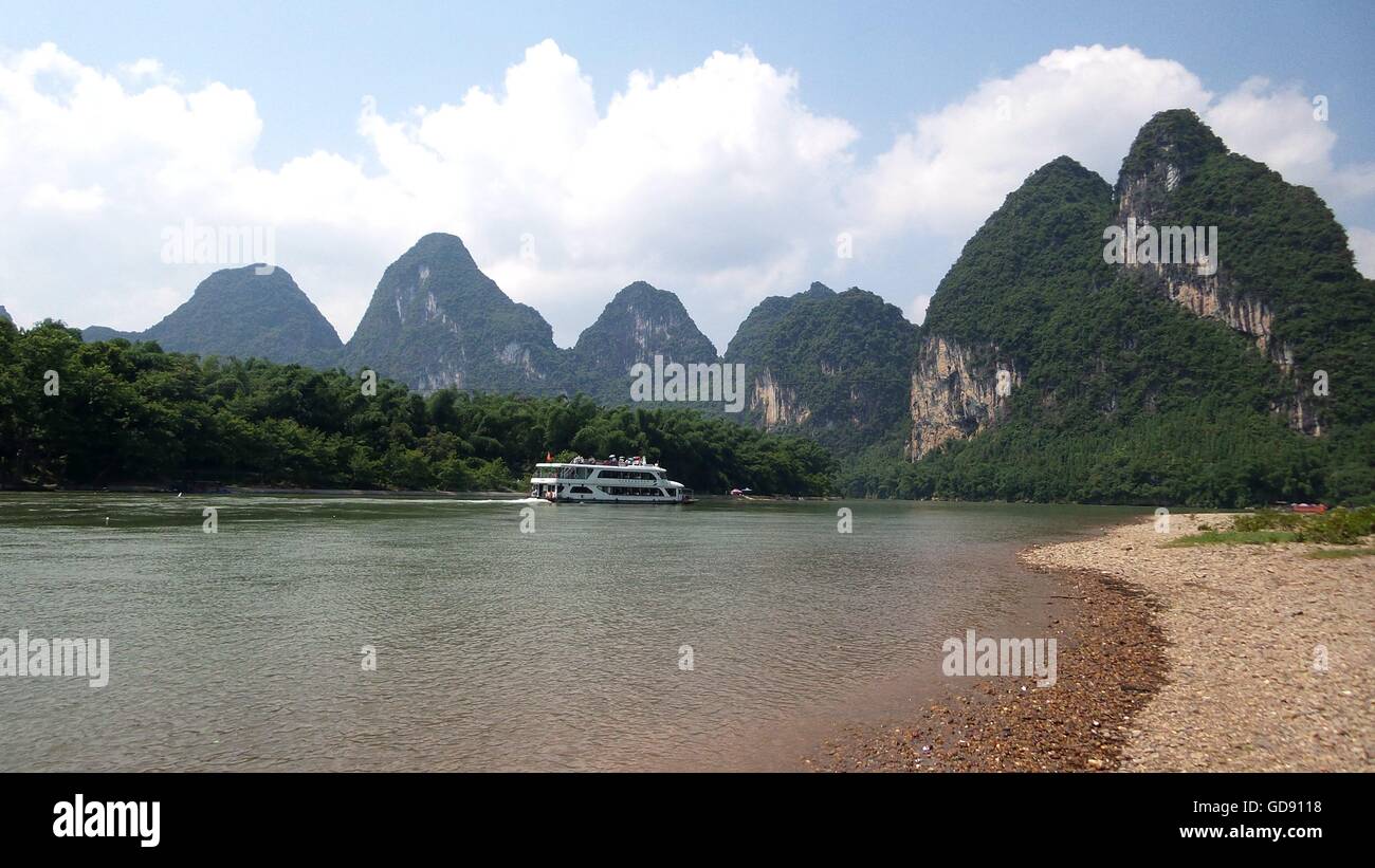 Guilin painting hi-res stock photography and images - Alamy