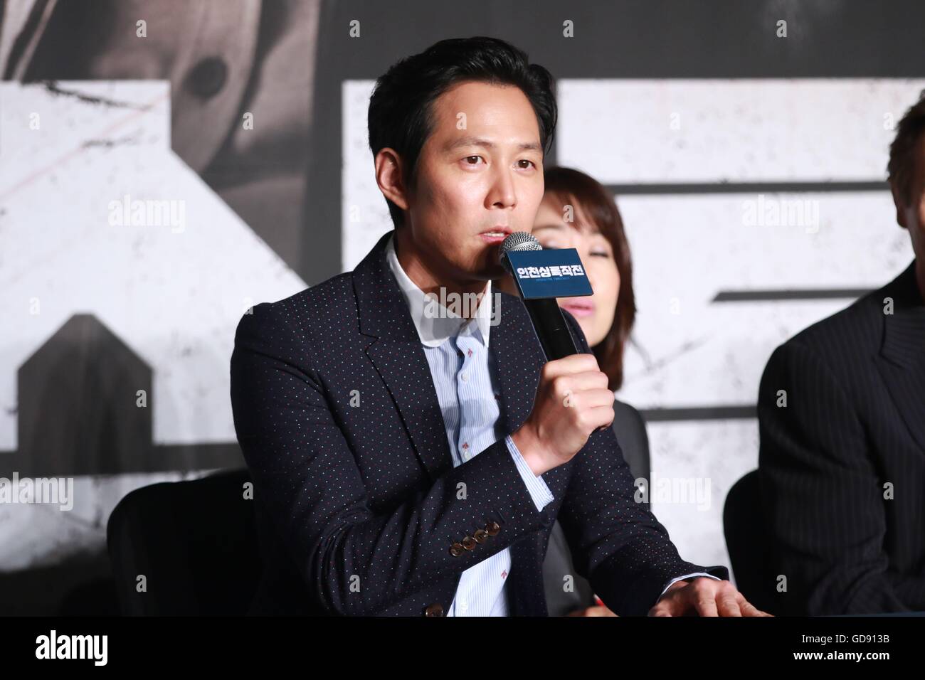Seoul, Korea. 13th July, 2016. Jung-jae Lee and Liam Neeson attend the ...