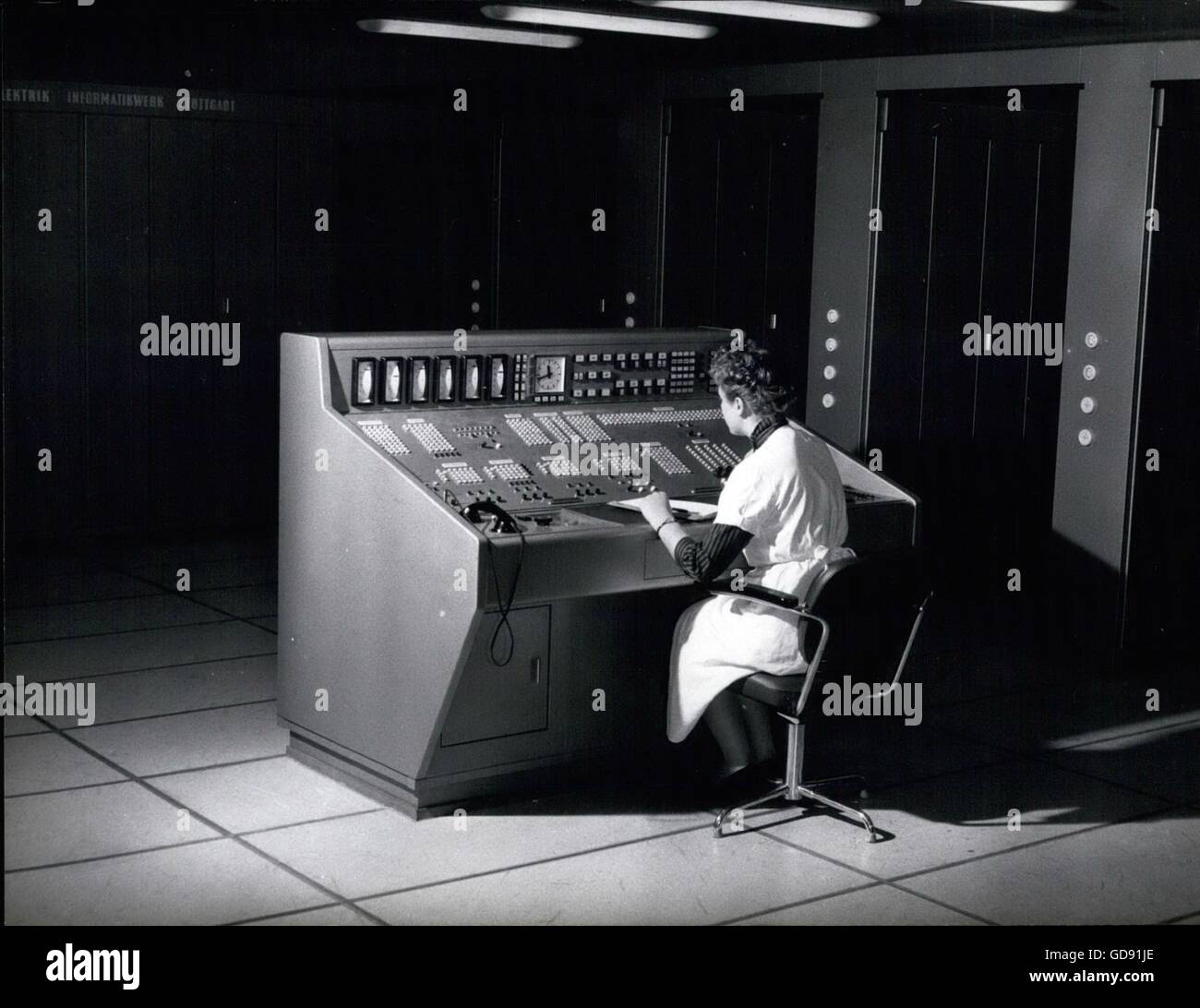 1967 - computer mother board control room historic machine. © Keystone ...