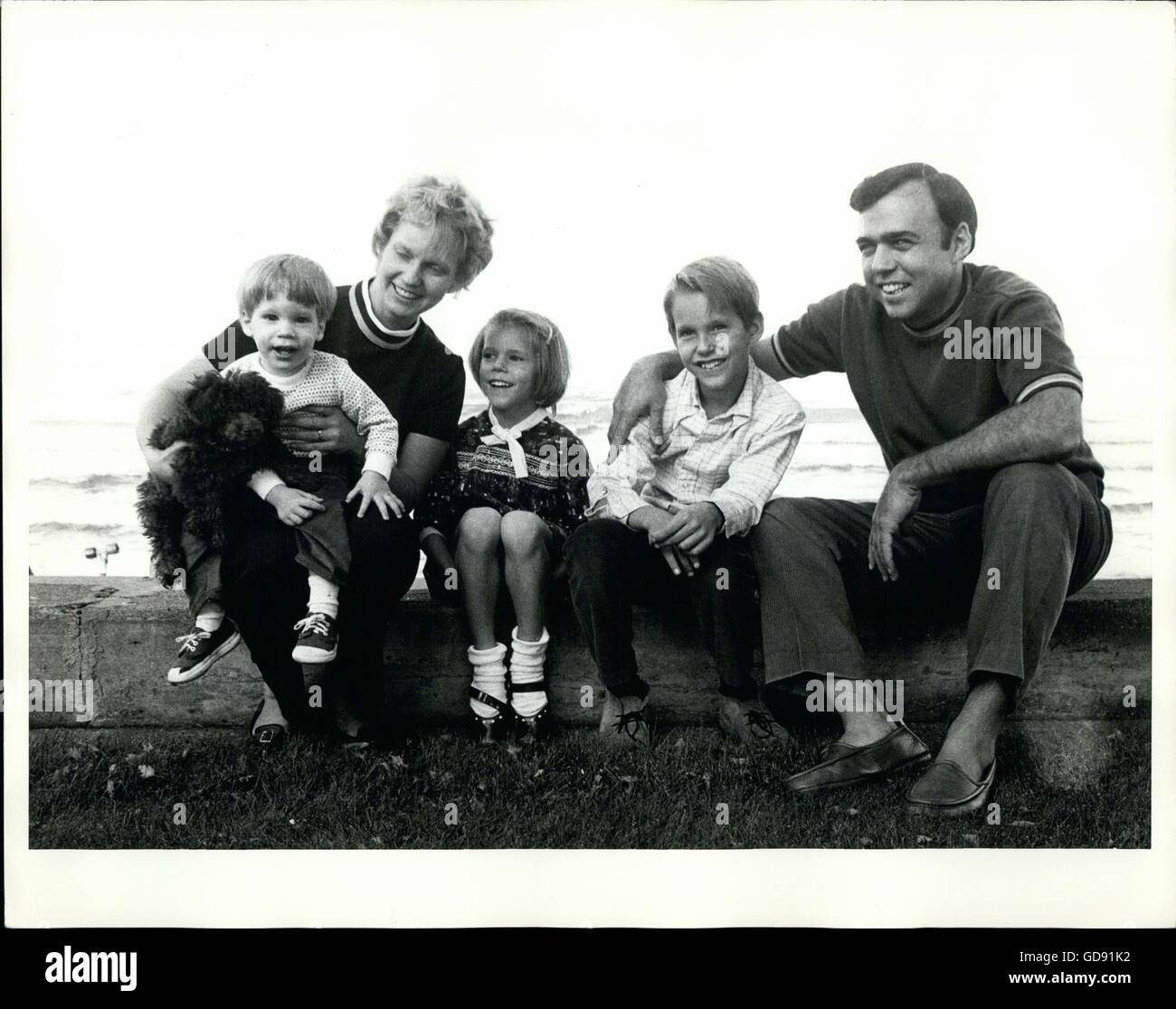 1961 family hi-res stock photography and images - Alamy