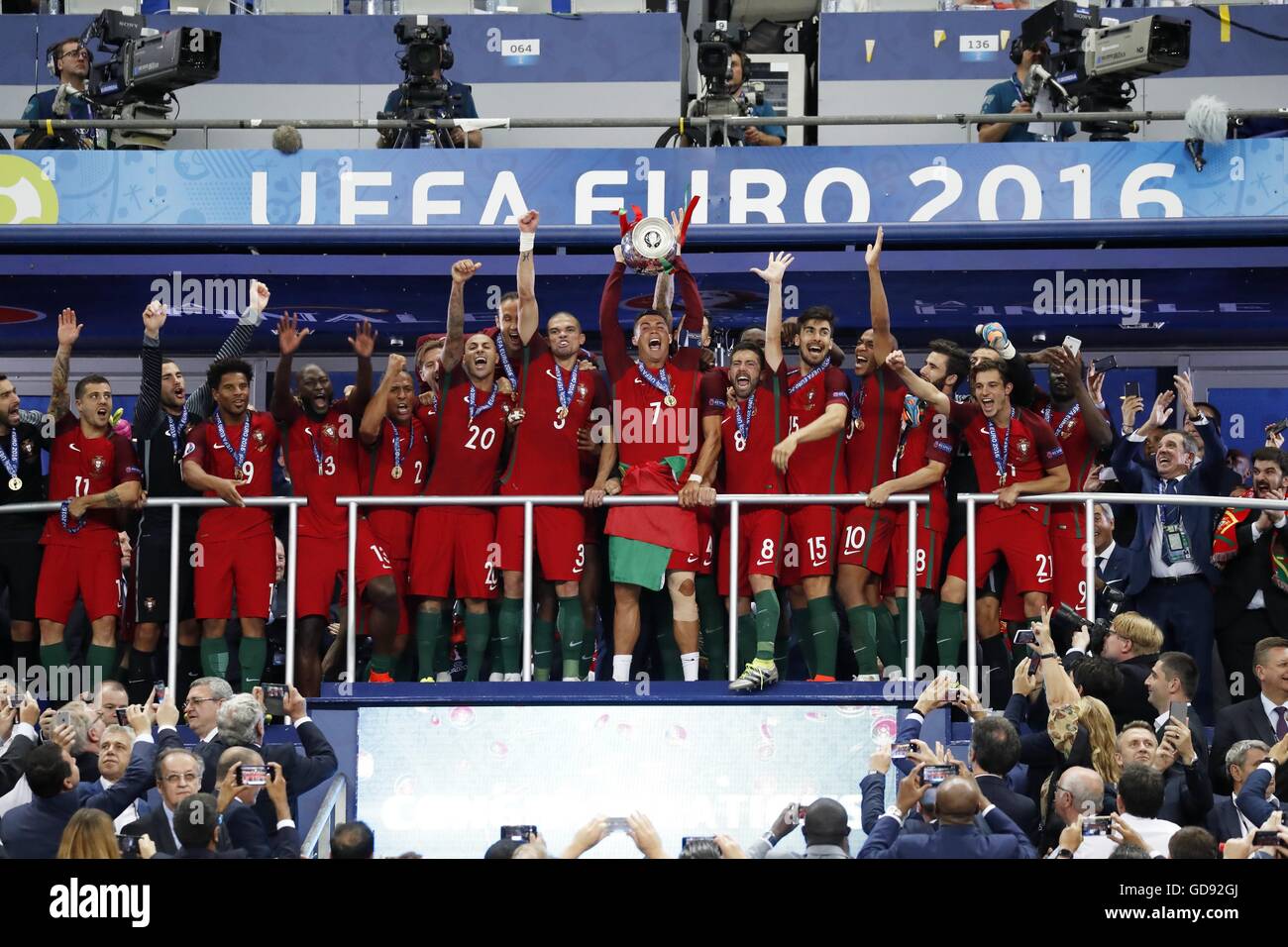 Winning uefa euro 2016 final stade de france hi-res stock photography ...