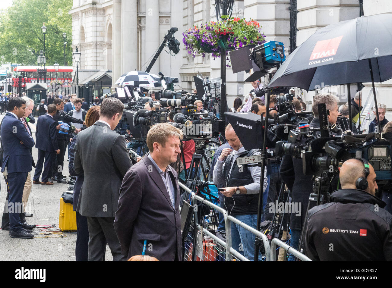 Downing Street, London, July 13th 2016. As David Cameron prepares to ...