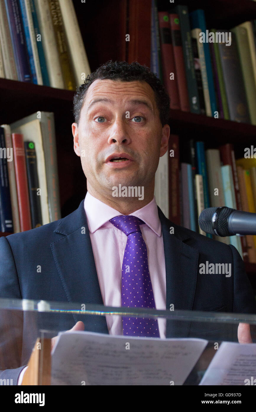 Alexander wolfe hi-res stock photography and images - Alamy