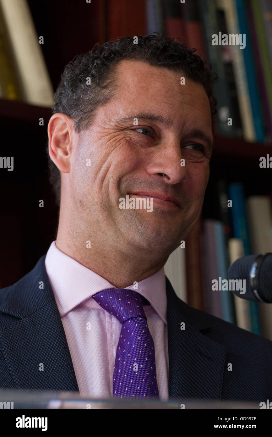 Alexander wolfe hi-res stock photography and images - Alamy