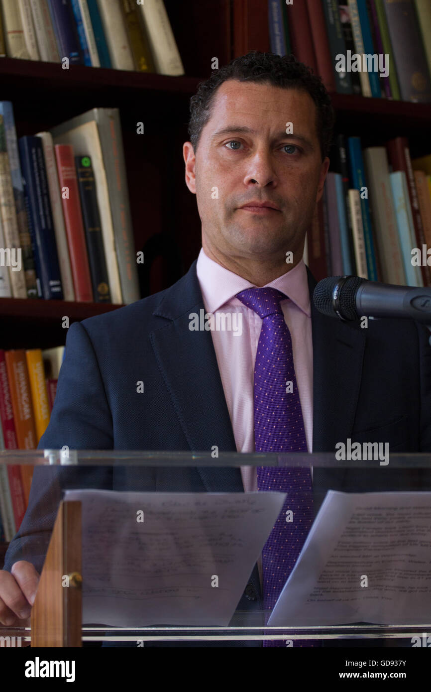 Alexander wolfe hi-res stock photography and images - Alamy