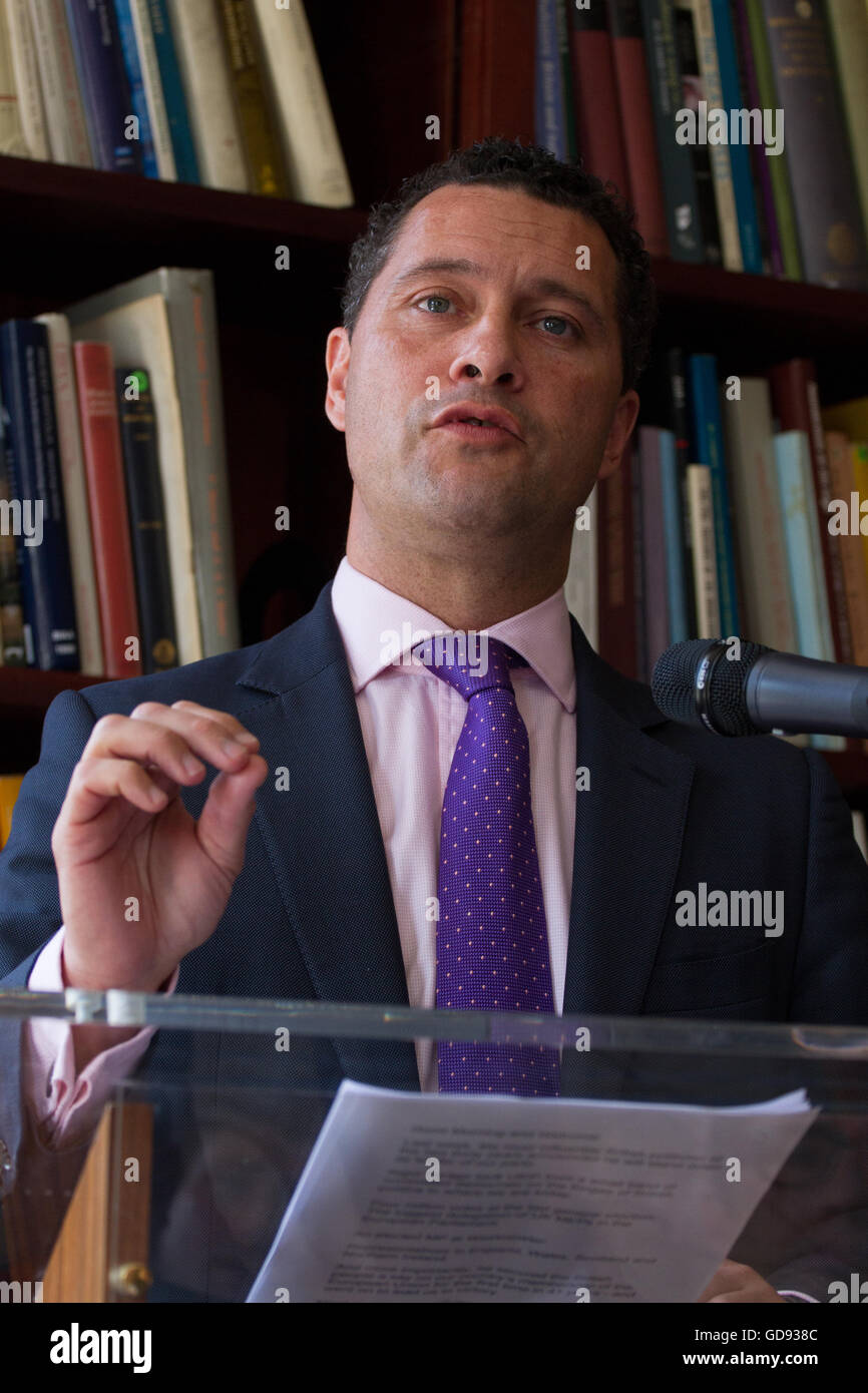 Alexander wolfe hi-res stock photography and images - Alamy