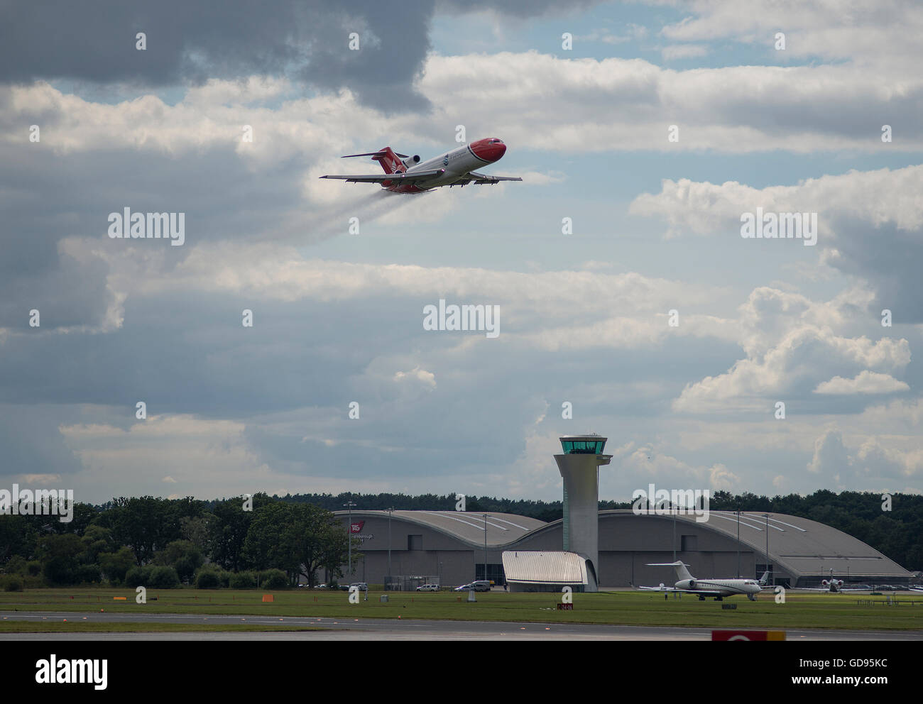 Boeing 727 rear hi-res stock photography and images - Alamy