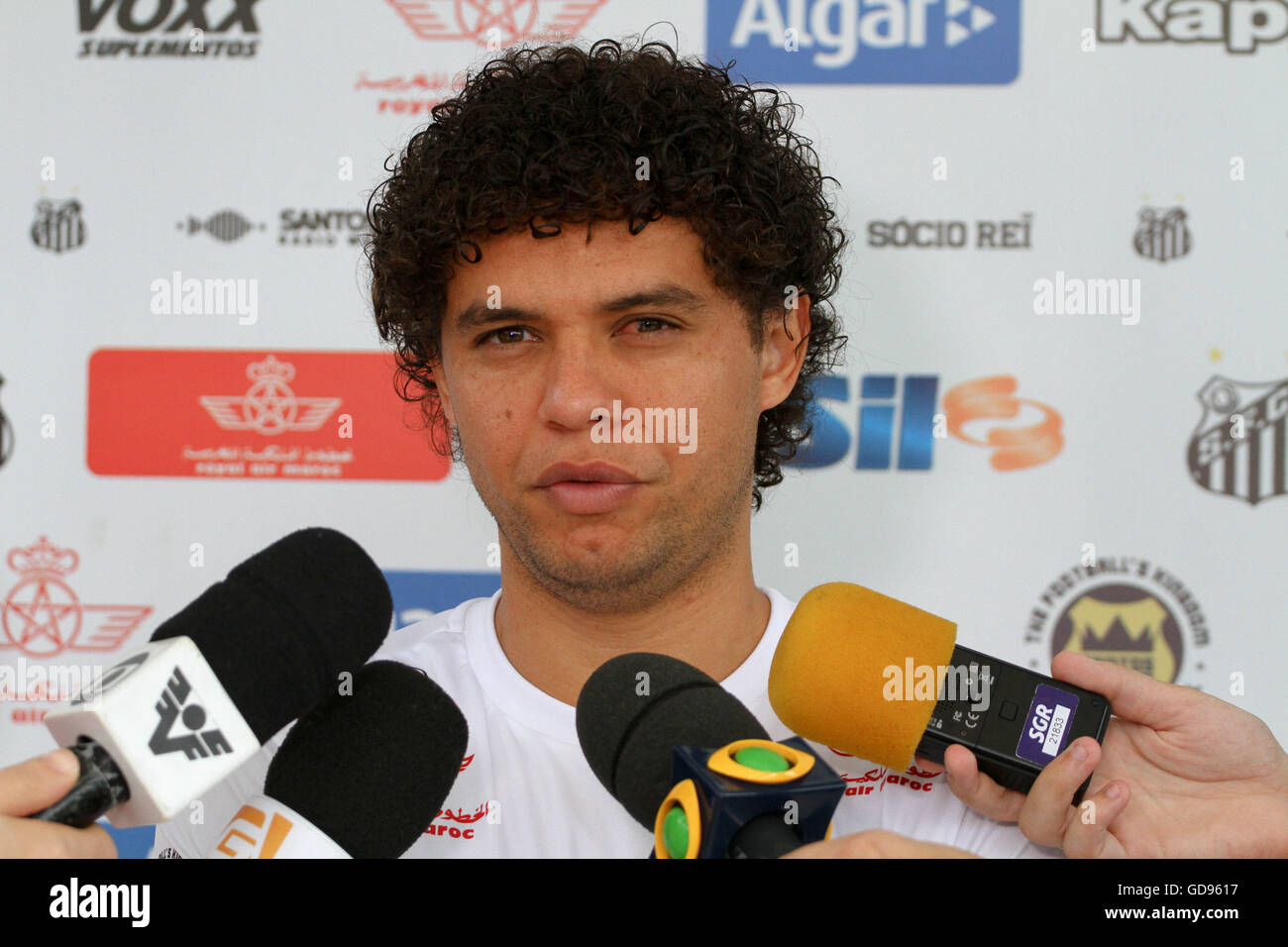 Victor Ferraz at the press conference before the FC Santos training ...