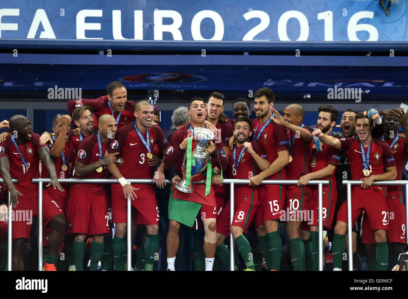 Portugal euro 2016 trophy hi-res stock photography and images - Alamy