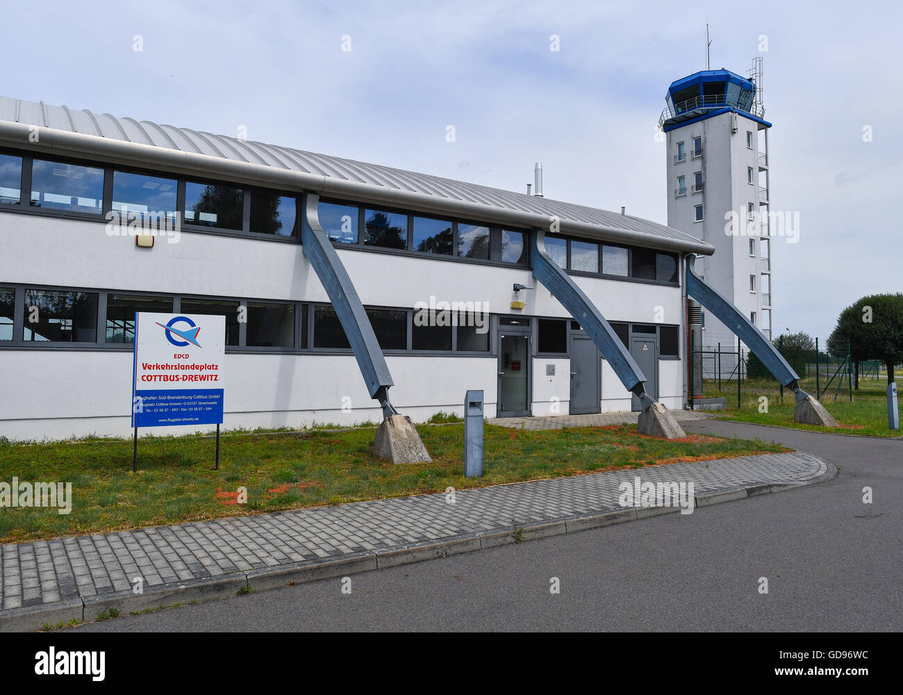 Cottbus, Germany. 11th July, 2016. The tower and the waiting hall for arrivals and departures at ...