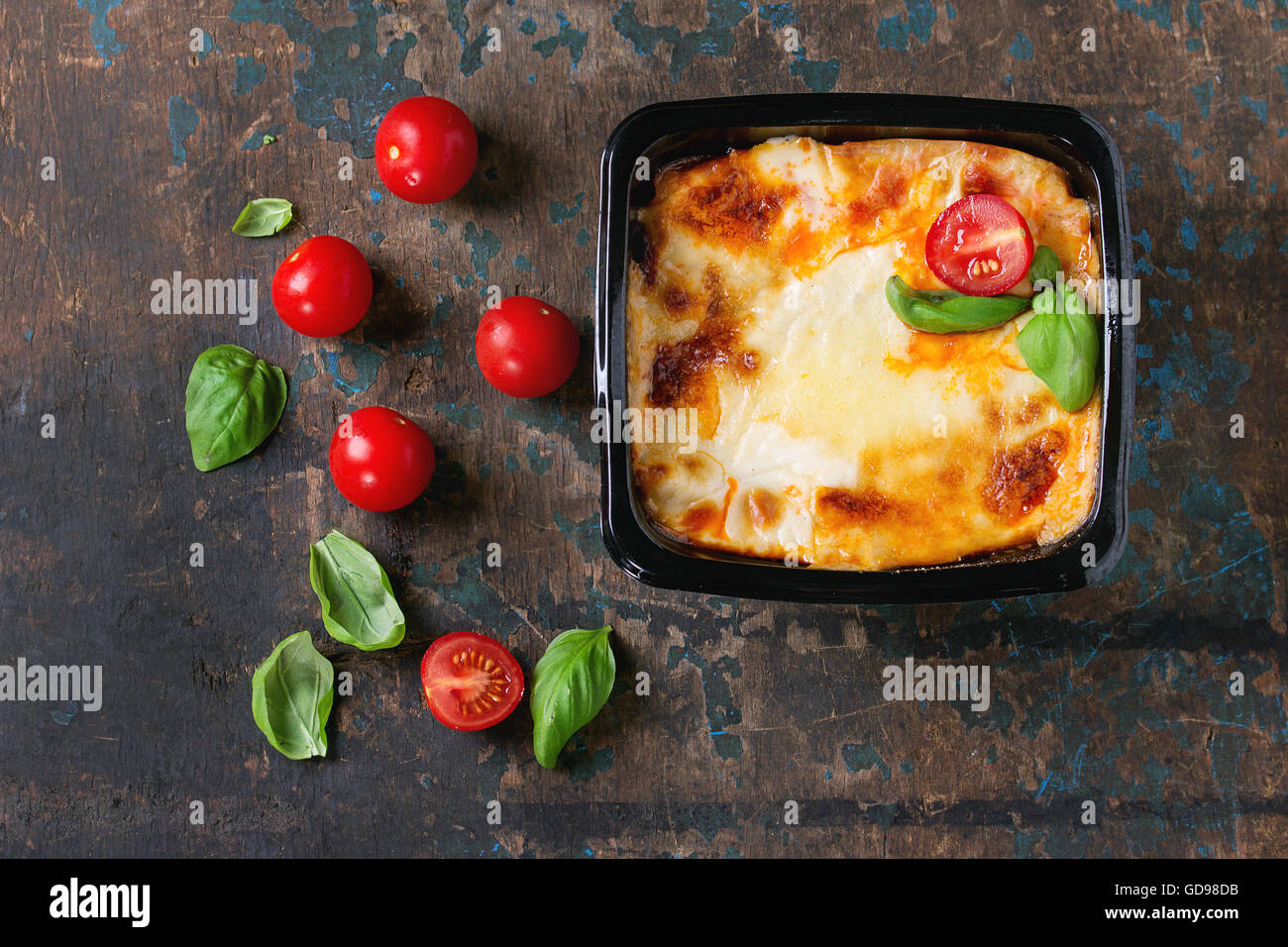 Box of lasagna hi-res stock photography and images - Alamy