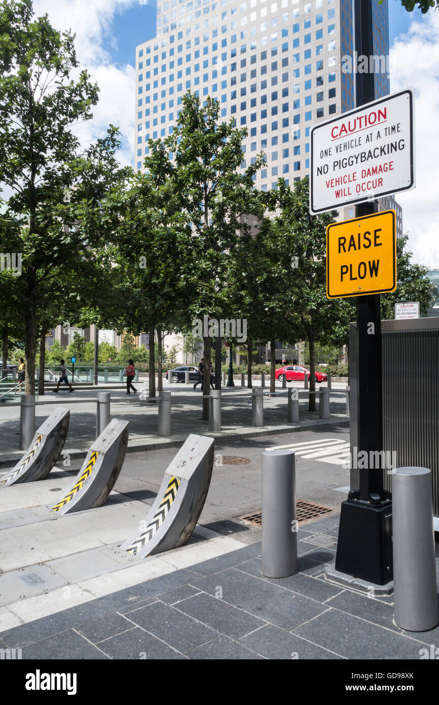 Automatic Wedge Vehicle Barriers, One World Trade Center, NYC, USA ...
