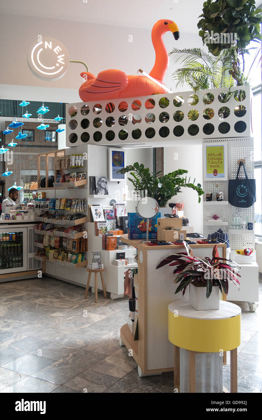 News stand hi-res stock photography and images - Alamy