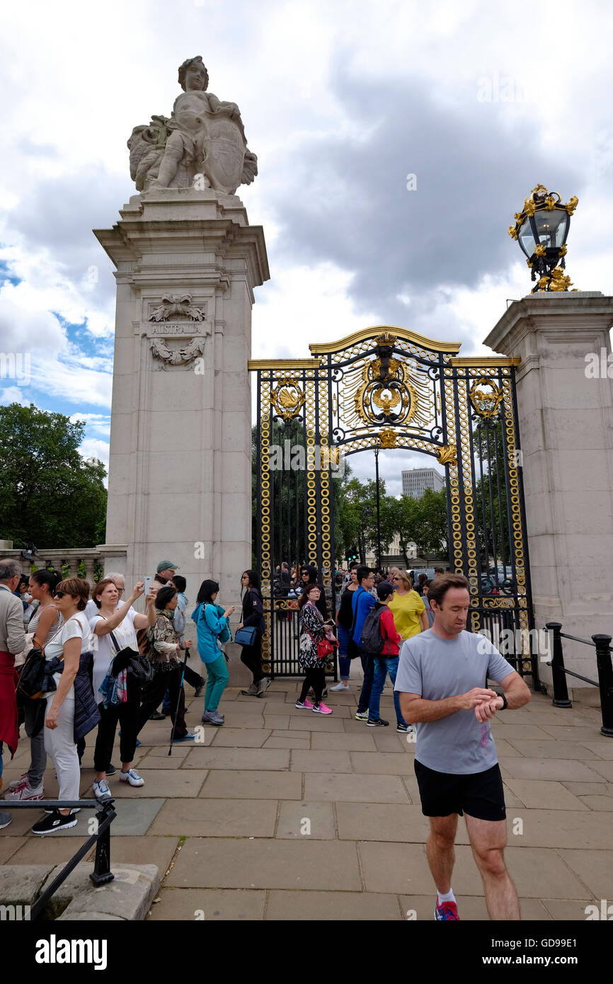 Australia gate presented to the United Kingdom as a tribute to Queen ...