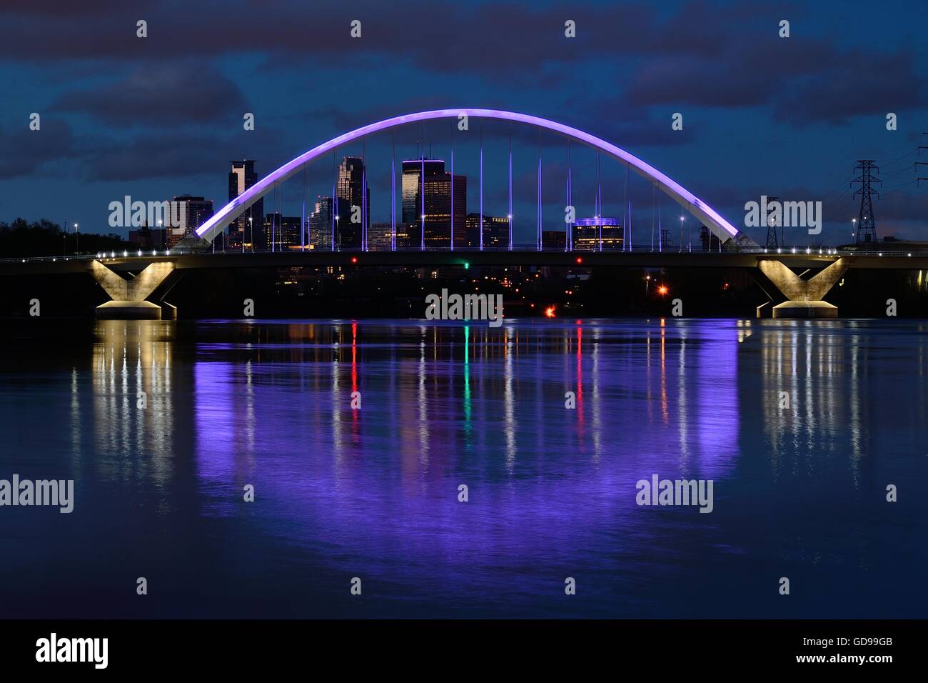 Lowry bridge minneapolis hi-res stock photography and images - Alamy