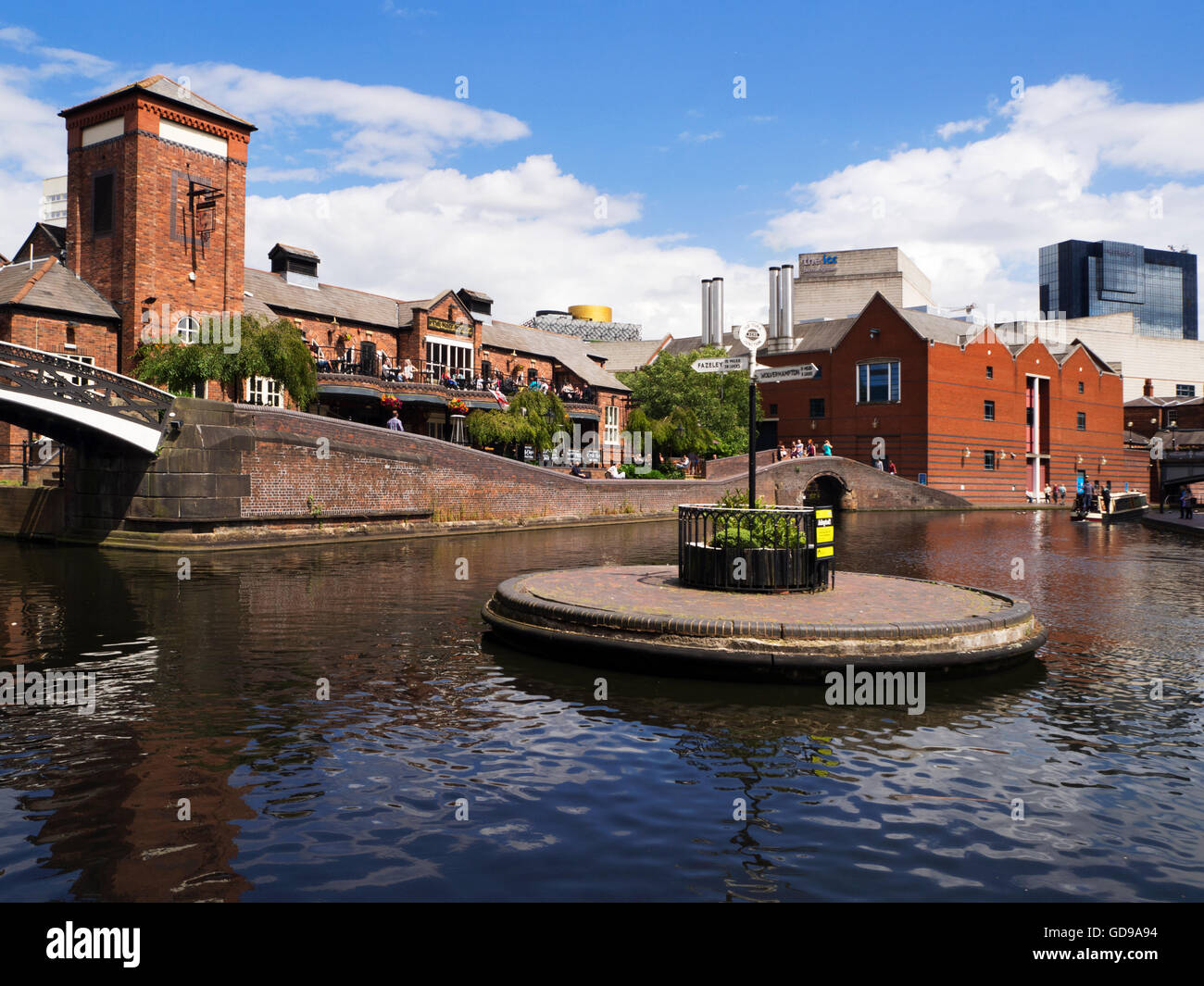 Busy Pub High Resolution Stock Photography and Images - Alamy