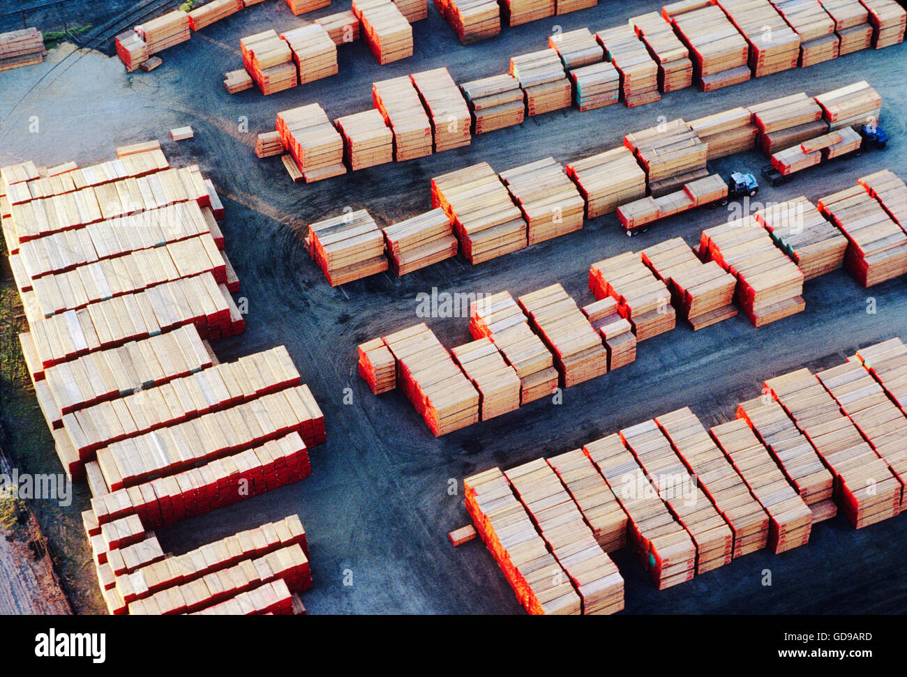 Rows lumber building materials hi-res stock photography and images - Alamy