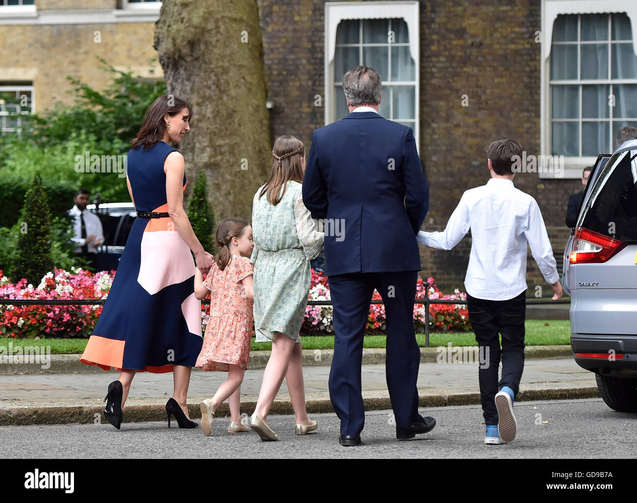 David Cameron with wife Samantha and children Nancy, 12, Elwen, 10, and ...
