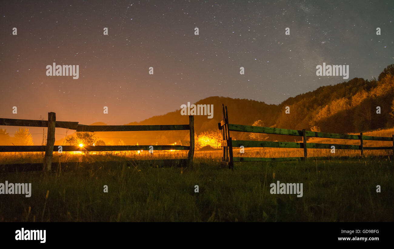 Black star gate hi-res stock photography and images - Alamy