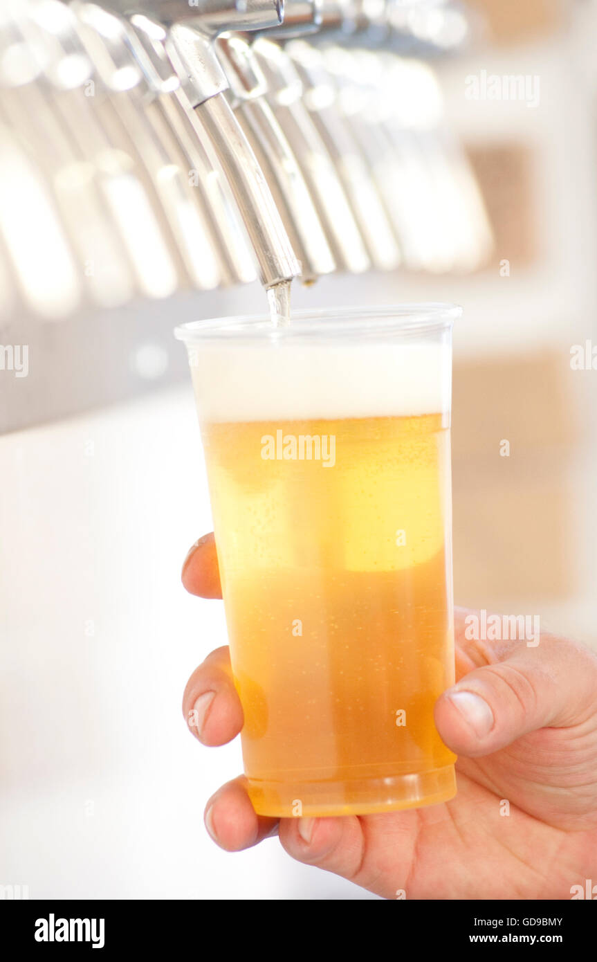 Beer keg filling hi-res stock photography and images - Alamy