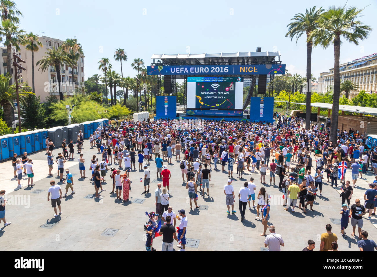 Fanzone hi-res stock photography and images - Alamy