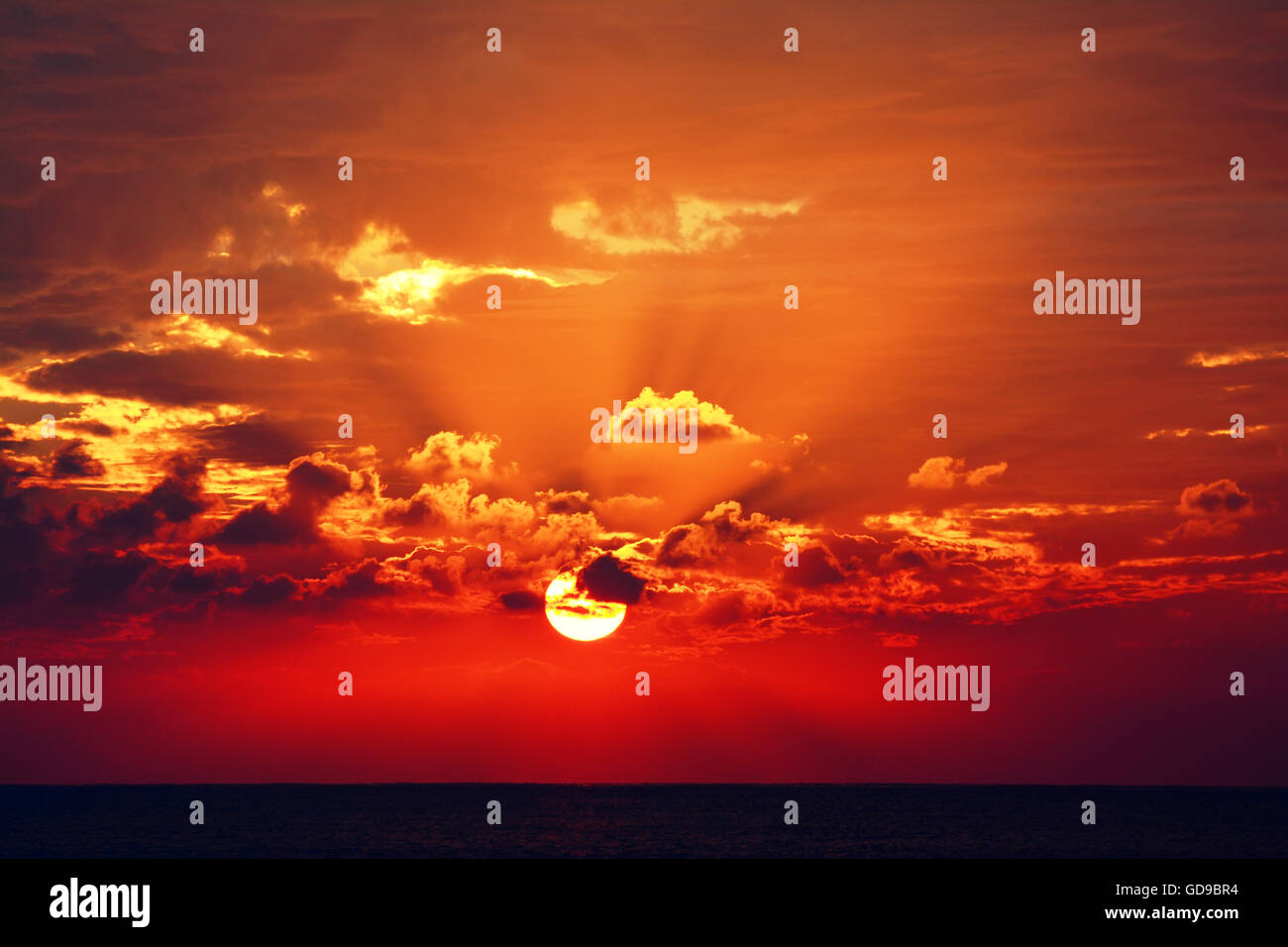 Sunset dramatic hi-res stock photography and images - Alamy