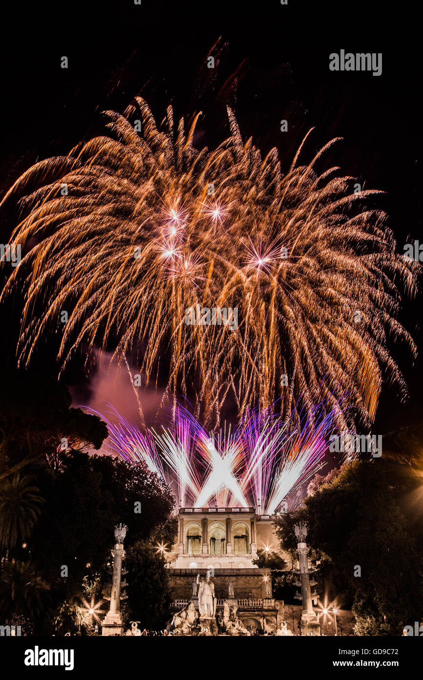 La Girandola, fireworks in Rome in Piazza del Popolo Stock Photo - Alamy