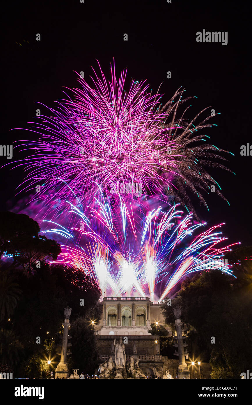 La Girandola, fireworks in Rome in Piazza del Popolo Stock Photo - Alamy
