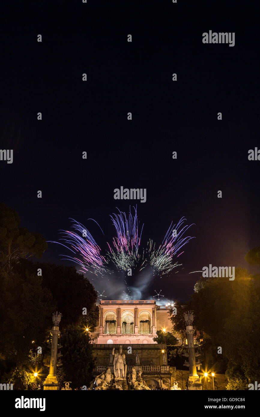 La Girandola, fireworks in Rome in Piazza del Popolo Stock Photo - Alamy