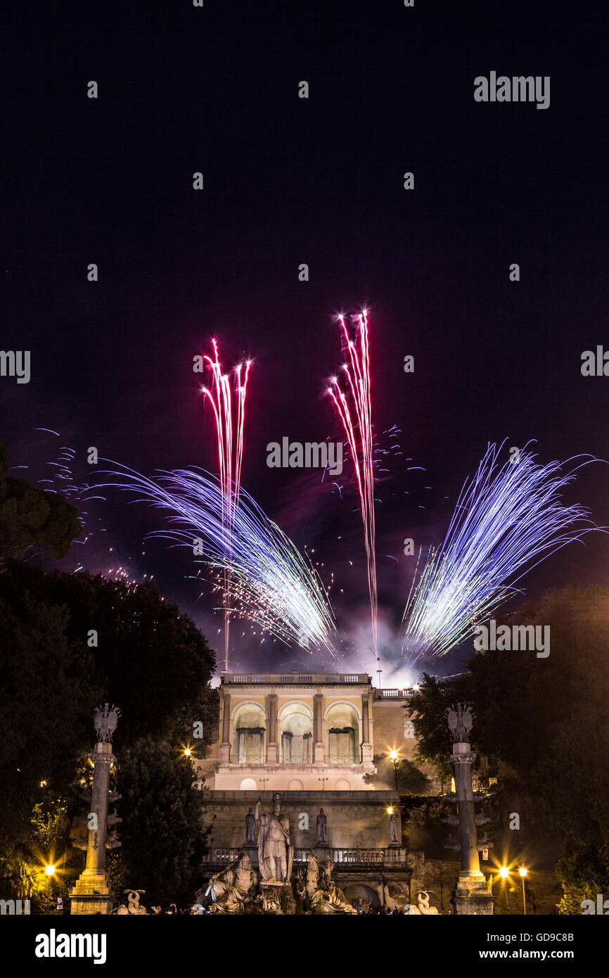 La Girandola, fireworks in Rome in Piazza del Popolo Stock Photo - Alamy