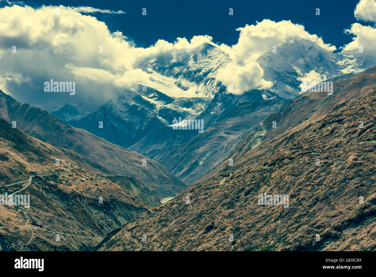 Engulfed in clouds hi-res stock photography and images - Alamy