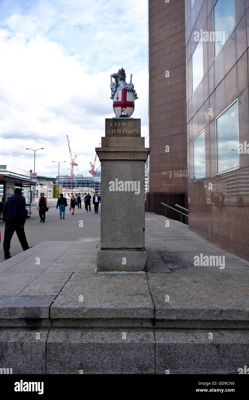 Coat of arms london hi-res stock photography and images - Alamy