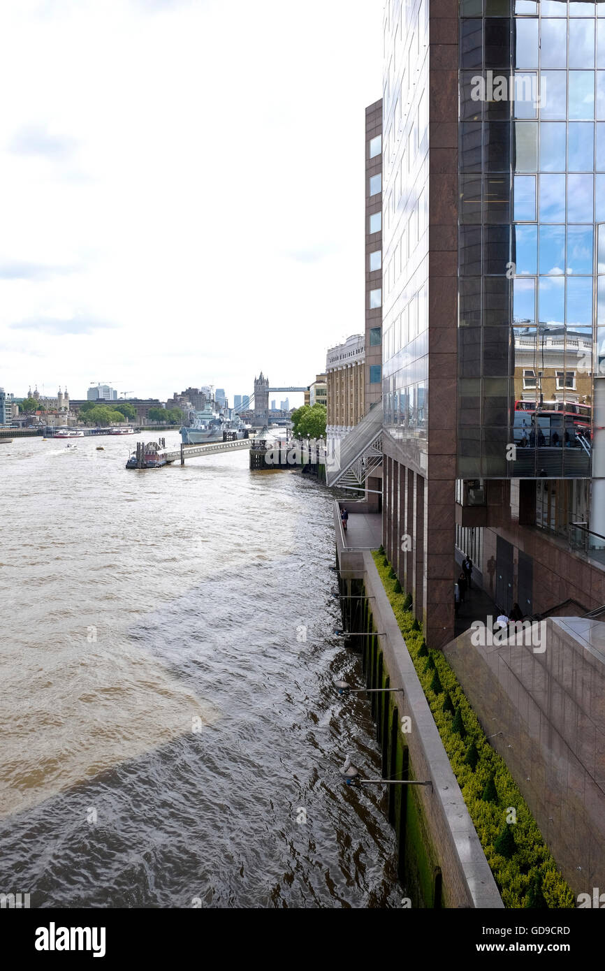 1 tower bridge hi-res stock photography and images - Alamy