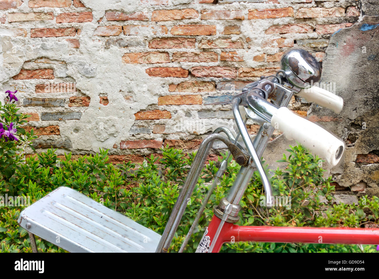 Retro styled image of a vintage red bicycle Stock Photo - Alamy
