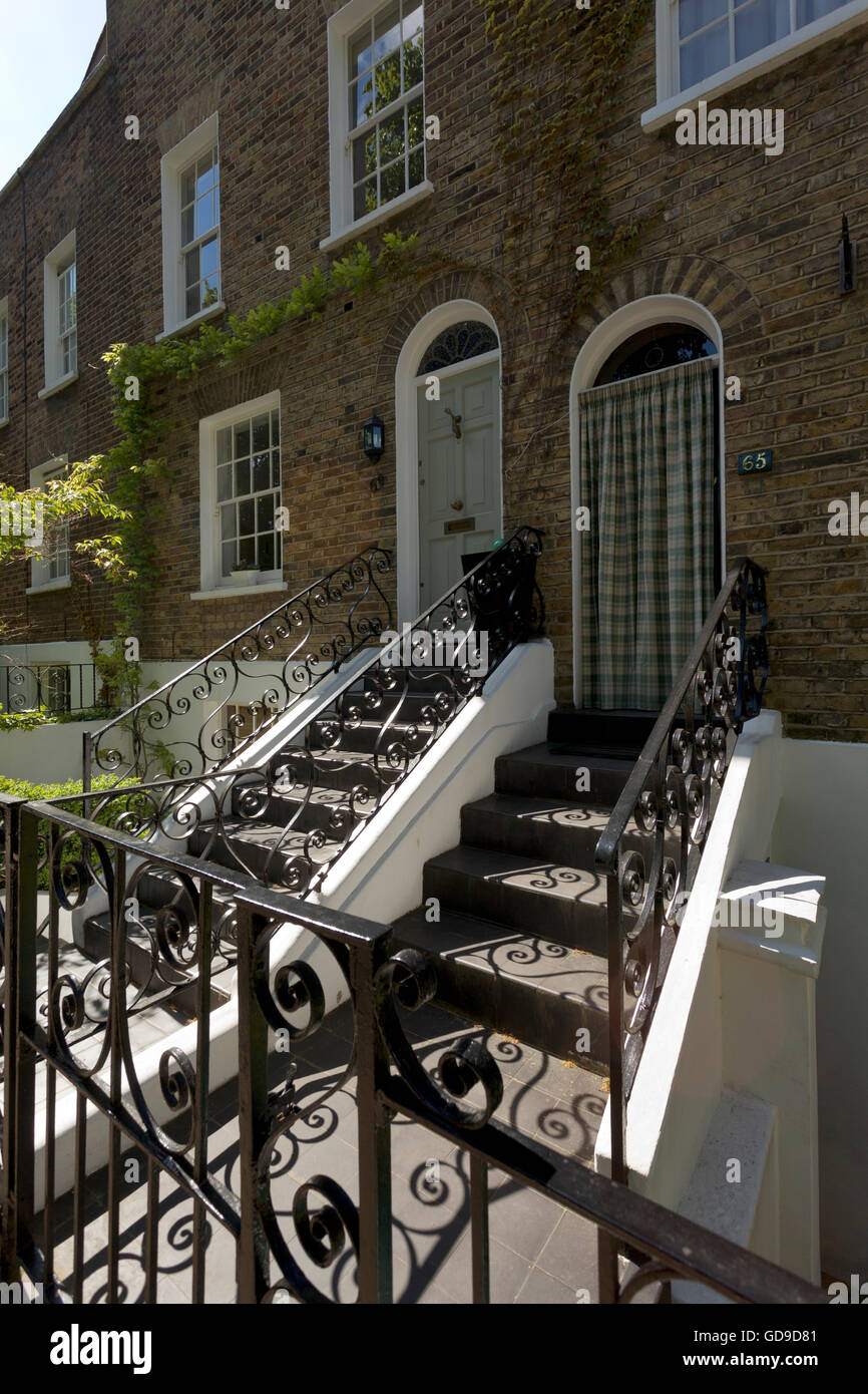 Hampstead village street hi-res stock photography and images - Alamy