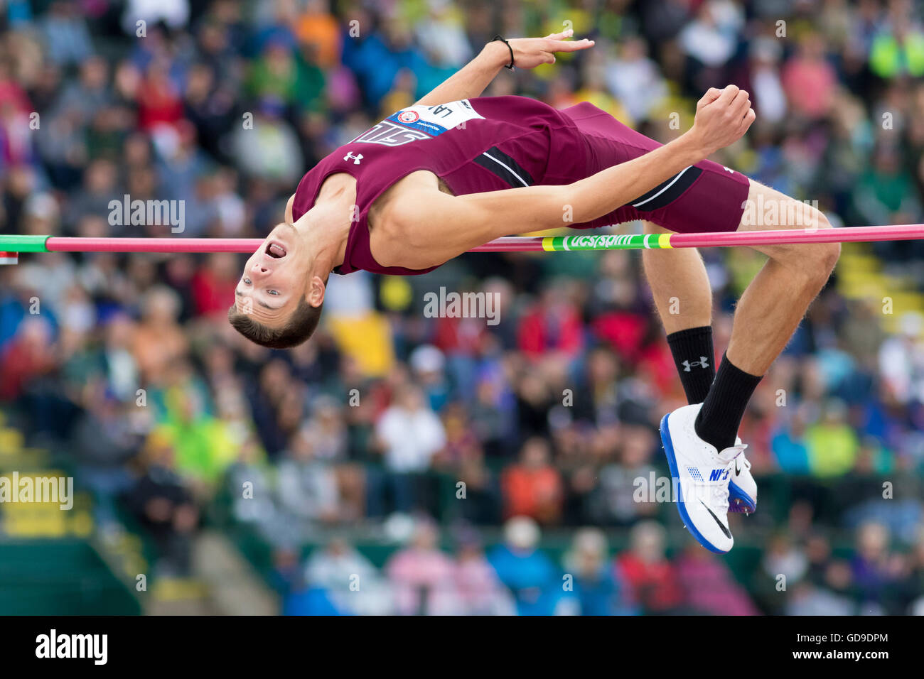 Mens high jump final hi-res stock photography and images - Alamy