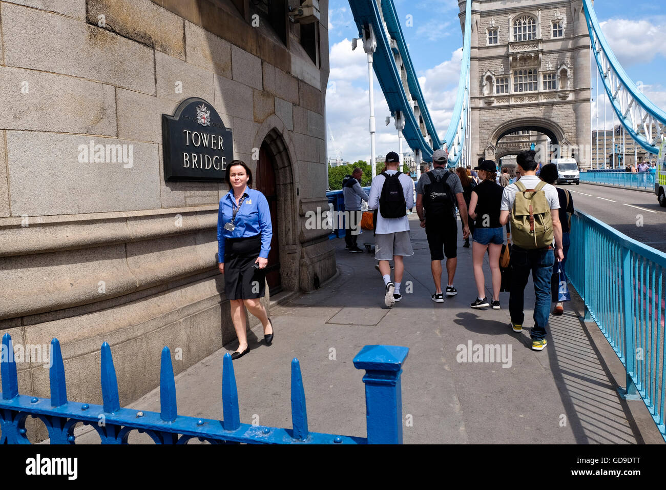 Tourists cross bridge hi-res stock photography and images - Alamy