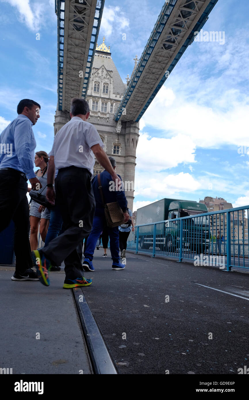 The walkway and tower of Tower Bridge London Stock Photo - Alamy