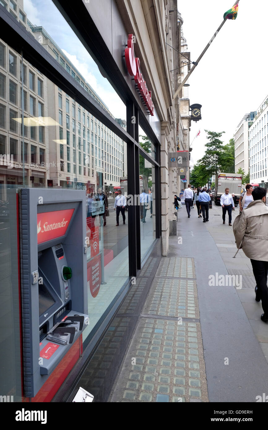 Banking machines hi-res stock photography and images - Alamy